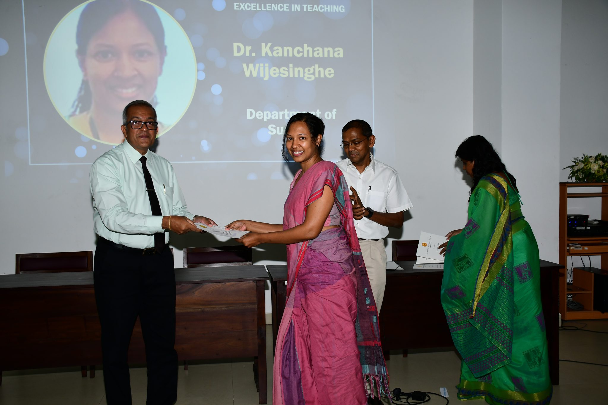 Outstanding Academic Staff and Student Awards 2022 – FMS / USJ ...